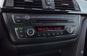 Black BMW 320 2014 in Elektrenai, with an engine capacity of 2.00 L and mileage of 267 thousand km for 8600 €, photo 28 on AUTOMOTO.COM.LV