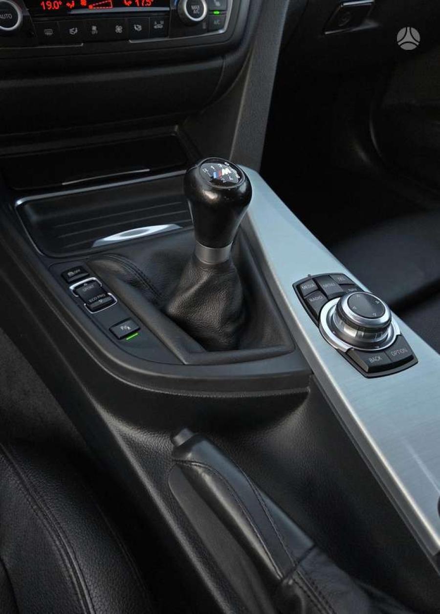 Black BMW 320 2014 in Elektrenai, with an engine capacity of 2.00 L and mileage of 267 thousand km for 8600 €, photo 29 on AUTOMOTO.COM.LV