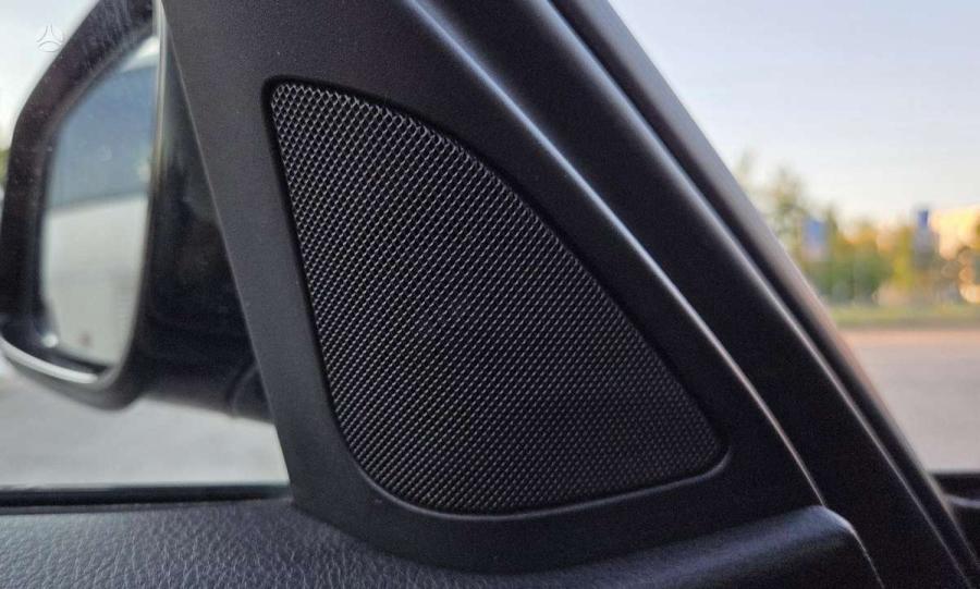 Black BMW 320 2014 in Elektrenai, with an engine capacity of 2.00 L and mileage of 267 thousand km for 8600 €, photo 33 on AUTOMOTO.COM.LV