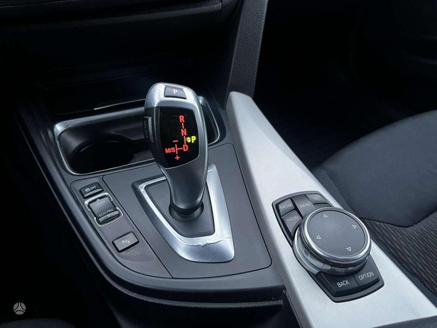 Melns BMW 320 2014 Utena, ar dzinēja tilpumu 2.00 L un nobraukumu 298 tūkst. km par 7700 €, foto 32 vietnē AUTOMOTO.COM.LV