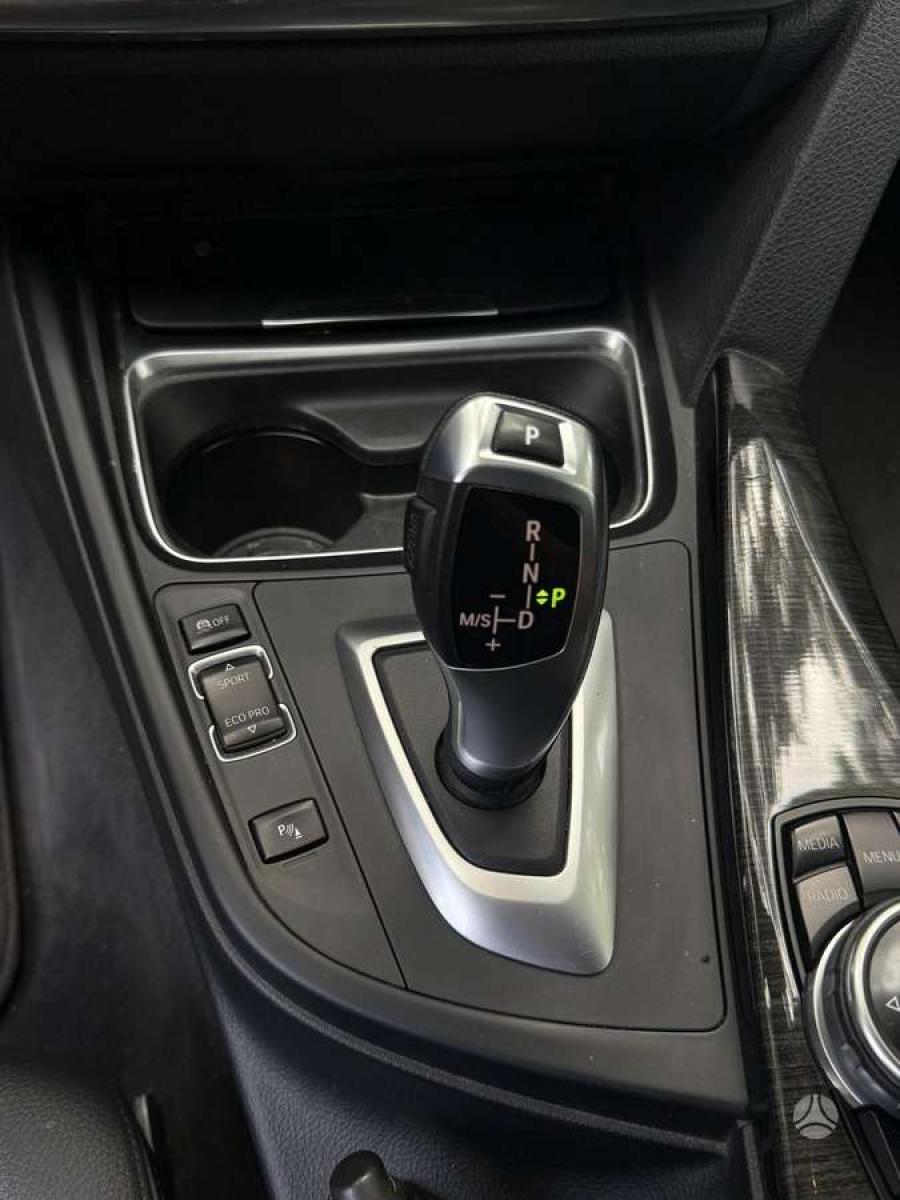 Melns BMW 320 2014 Kauņa, ar dzinēja tilpumu 2.00 L un nobraukumu 145 tūkst. km par 10850 €, foto 12 vietnē AUTOMOTO.COM.LV