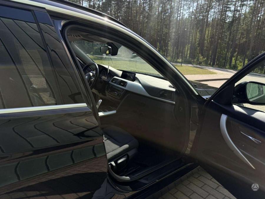 Black BMW 320 2014 in Druskininkai, with an engine capacity of 2.00 L and mileage of 253 thousand km for 8100 €, photo 18 on AUTOMOTO.COM.LV