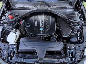 Melns BMW 320 2014 Ukmergė, ar dzinēja tilpumu 2.00 L un nobraukumu 298 tūkst. km par 6950 €, foto 46 vietnē AUTOMOTO.COM.LV
