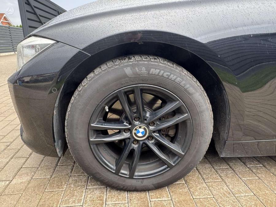 Melns BMW 320 2014 Kauņa, ar dzinēja tilpumu 2.00 L un nobraukumu 269 tūkst. km par 6999 €, foto 6 vietnē AUTOMOTO.COM.LV