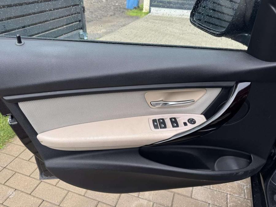 Melns BMW 320 2014 Kauņa, ar dzinēja tilpumu 2.00 L un nobraukumu 269 tūkst. km par 6999 €, foto 13 vietnē AUTOMOTO.COM.LV