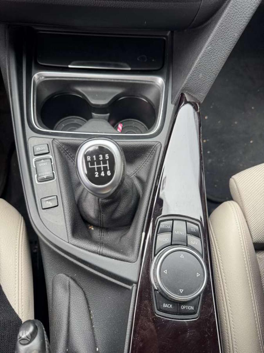 Melns BMW 320 2014 Kauņa, ar dzinēja tilpumu 2.00 L un nobraukumu 269 tūkst. km par 6999 €, foto 14 vietnē AUTOMOTO.COM.LV