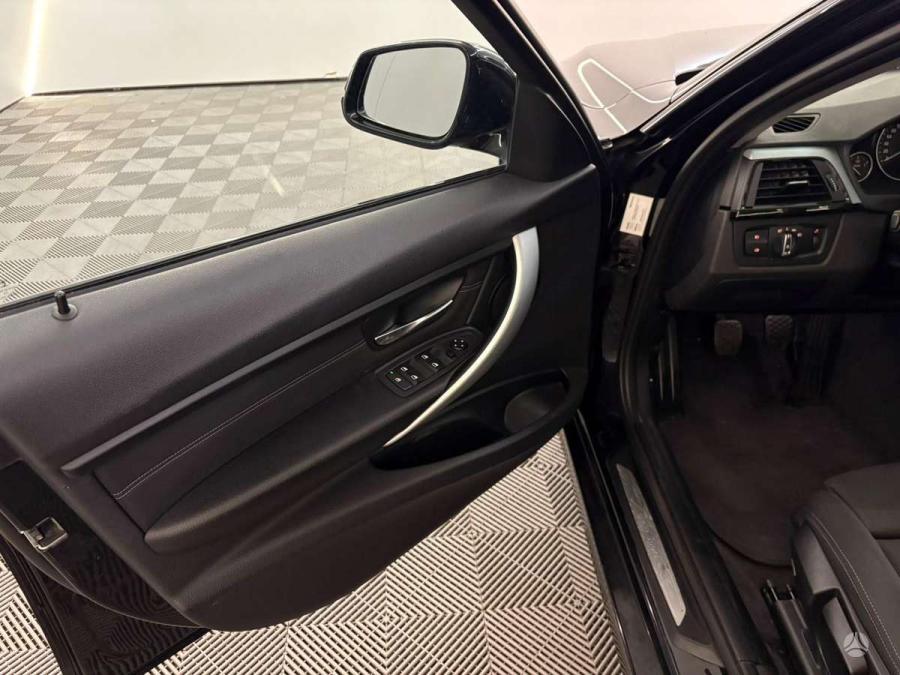 Black BMW 320 2014 in Marijampole, with an engine capacity of 2.00 L and mileage of 302 thousand km for 6450 €, photo 20 on AUTOMOTO.COM.LV