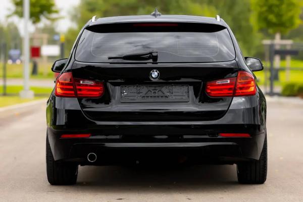 Black BMW 320 2014 in Jelgava, with an engine capacity of 2.00 L and mileage of 251 thousand km for 8200 €, photo 6 on AUTOMOTO.COM.LV