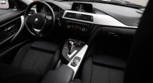 Black BMW 320 2014 in Jelgava, with an engine capacity of 2.00 L and mileage of 251 thousand km for 8200 €, photo 13 on AUTOMOTO.COM.LV