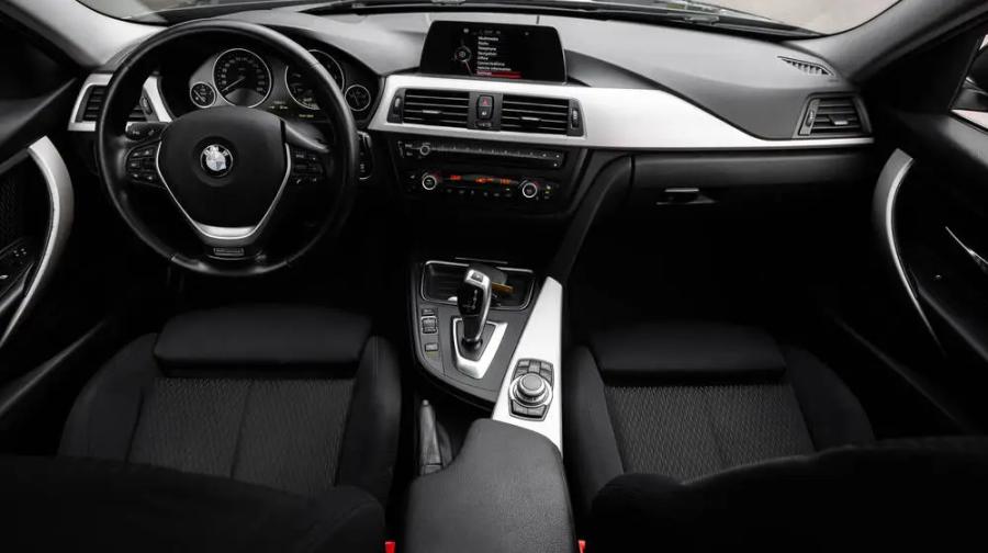 Black BMW 320 2014 in Jelgava, with an engine capacity of 2.00 L and mileage of 251 thousand km for 8200 €, photo 14 on AUTOMOTO.COM.LV