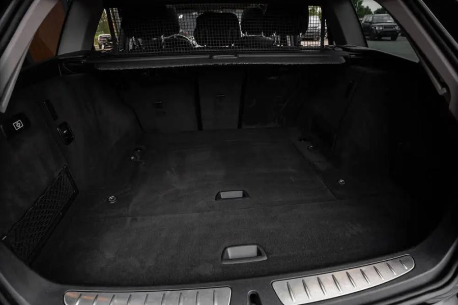 Black BMW 320 2014 in Jelgava, with an engine capacity of 2.00 L and mileage of 251 thousand km for 8200 €, photo 17 on AUTOMOTO.COM.LV