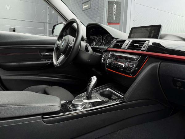 Melns BMW 320 2014 Šauļi, ar dzinēja tilpumu 2.00 L un nobraukumu 250 tūkst. km par 10000 €, foto 10 vietnē AUTOMOTO.COM.LV