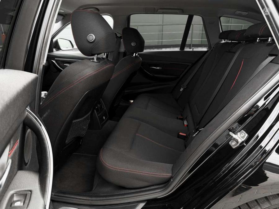 Melns BMW 320 2014 Šauļi, ar dzinēja tilpumu 2.00 L un nobraukumu 250 tūkst. km par 10000 €, foto 13 vietnē AUTOMOTO.COM.LV