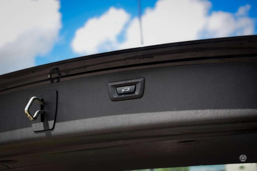 Melns BMW 320 2014 Viļņa, ar dzinēja tilpumu 2.00 L un nobraukumu 351 tūkst. km par 6450 €, foto 18 vietnē AUTOMOTO.COM.LV
