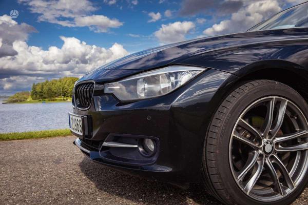 Black BMW 320 2014 in Panevezys, with an engine capacity of 2.00 L and mileage of 313 thousand km for 7750 €, photo 9 on AUTOMOTO.COM.LV