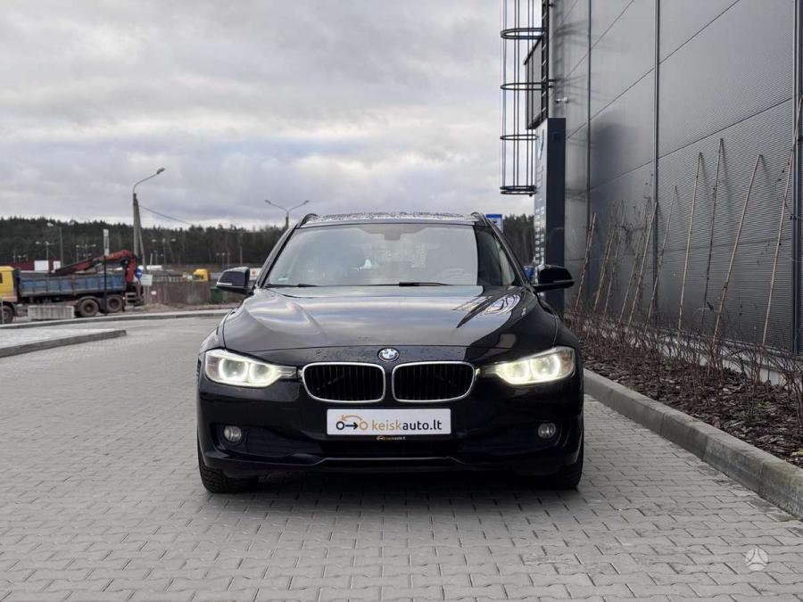 Black BMW 320 2015 in Vilnius, with an engine capacity of 2.00 L and mileage of 335 thousand km for 8500 €, photo 2 on AUTOMOTO.COM.LV
