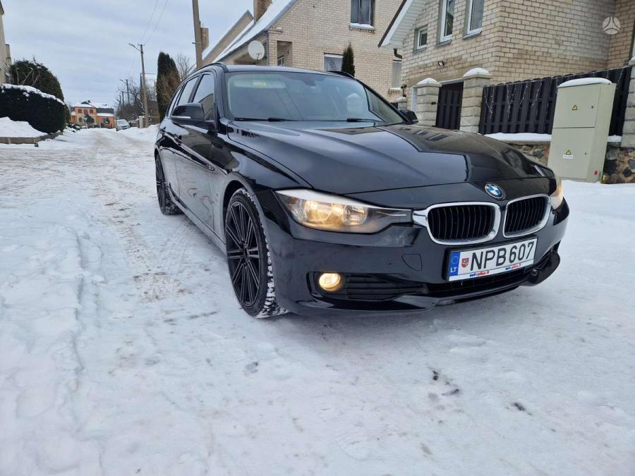Black BMW 320 2015 in Kelme, with an engine capacity of 2.00 L and mileage of 296 thousand km for 5999 €, photo 8 on AUTOMOTO.COM.LV