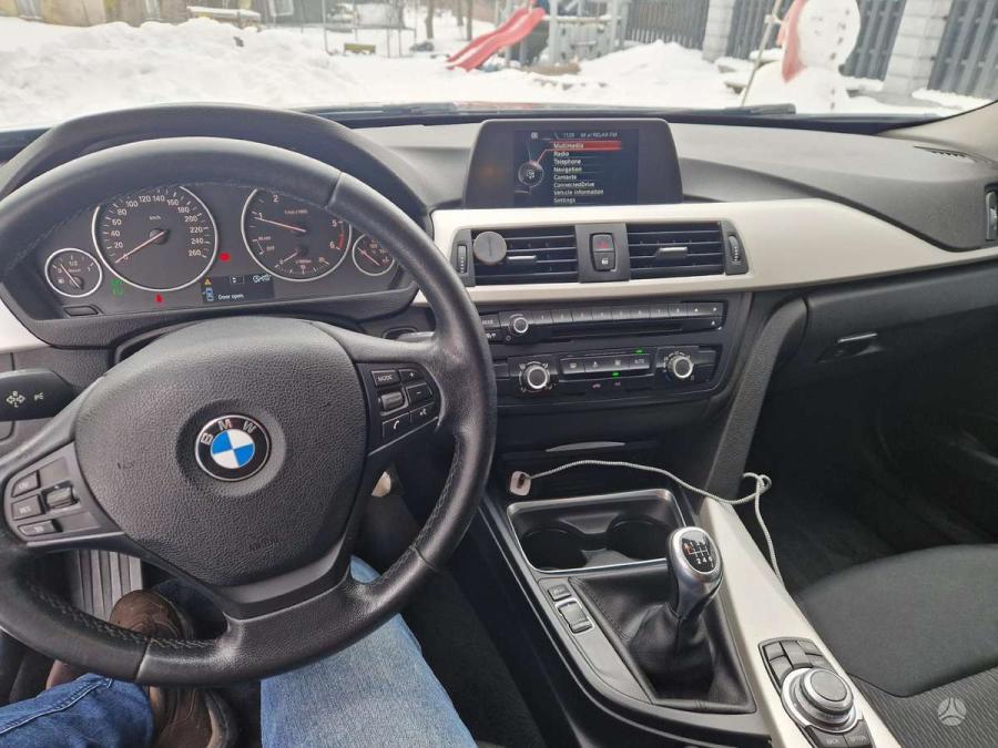 Black BMW 320 2015 in Kelme, with an engine capacity of 2.00 L and mileage of 296 thousand km for 5999 €, photo 10 on AUTOMOTO.COM.LV