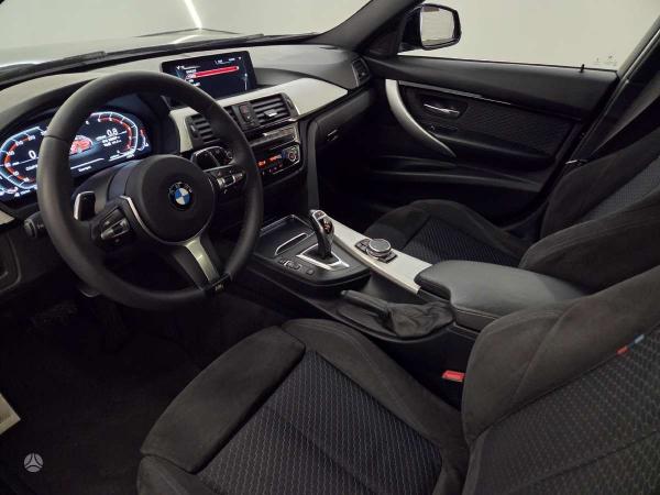 Melns BMW 320 2015 Marijampole, ar dzinēja tilpumu 2.00 L un nobraukumu 258 tūkst. km par 12650 €, foto 2 vietnē AUTOMOTO.COM.LV