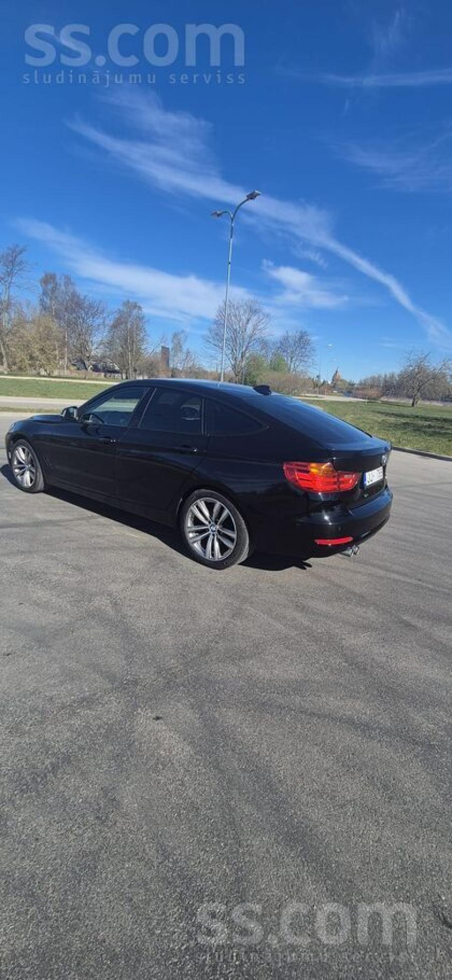 Black BMW 320 2015 in Riga, with an engine capacity of 2.00 L and mileage of 261 thousand km for 13500 €, photo 4 on AUTOMOTO.COM.LV