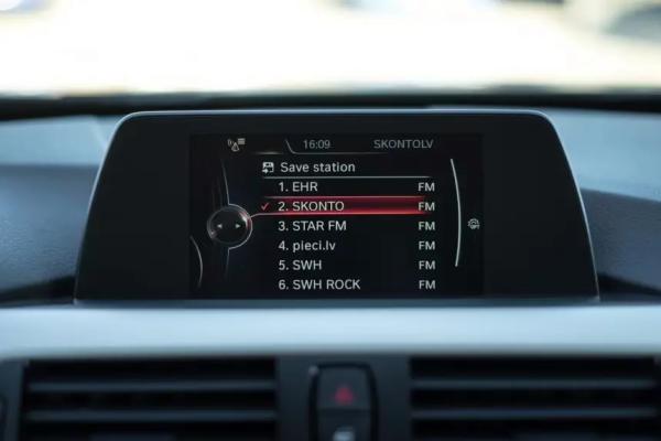 Black BMW 320 2015 in Liepaja, with an engine capacity of 2.00 L and mileage of 217 thousand km for 12200 €, photo 10 on AUTOMOTO.COM.LV