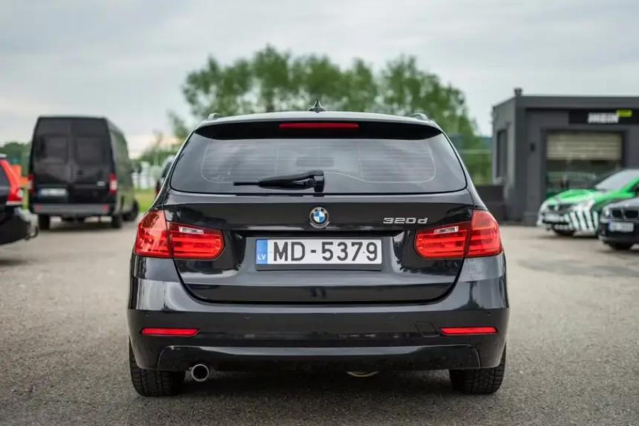 Melns BMW 320 2015 Liepāja, ar dzinēja tilpumu 2.00 L un nobraukumu 217 tūkst. km par 12200 €, foto 18 vietnē AUTOMOTO.COM.LV