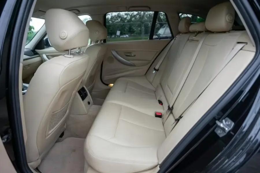 Melns BMW 320 2015 Liepāja, ar dzinēja tilpumu 2.00 L un nobraukumu 217 tūkst. km par 12200 €, foto 24 vietnē AUTOMOTO.COM.LV