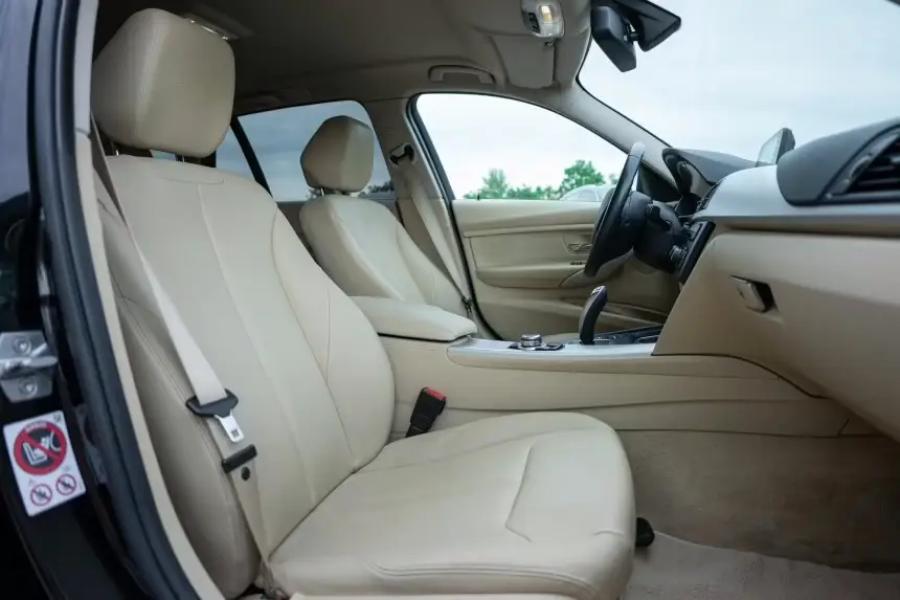 Melns BMW 320 2015 Liepāja, ar dzinēja tilpumu 2.00 L un nobraukumu 217 tūkst. km par 12200 €, foto 27 vietnē AUTOMOTO.COM.LV