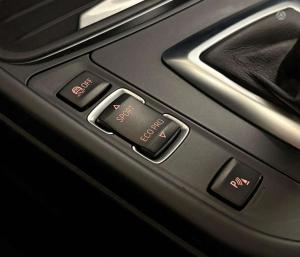 Black BMW 320 2015 in Marijampole, with an engine capacity of 2.00 L and mileage of 301 thousand km for 9650 €, photo 10 on AUTOMOTO.COM.LV