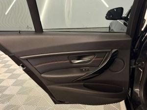 Black BMW 320 2015 in Marijampole, with an engine capacity of 2.00 L and mileage of 301 thousand km for 9650 €, photo 15 on AUTOMOTO.COM.LV