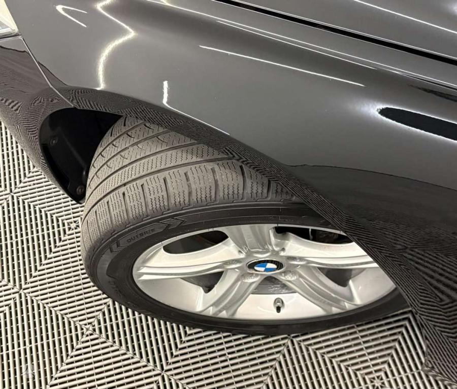 Black BMW 320 2015 in Marijampole, with an engine capacity of 2.00 L and mileage of 301 thousand km for 9650 €, photo 21 on AUTOMOTO.COM.LV