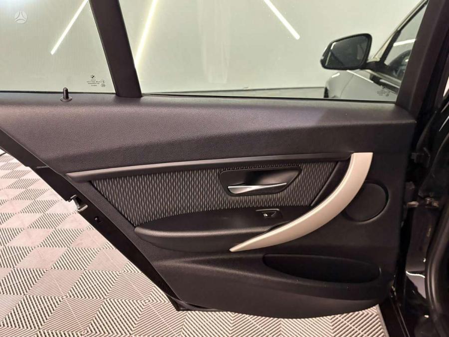 Black BMW 320 2015 in Marijampole, with an engine capacity of 2.00 L and mileage of 204 thousand km for 7999 €, photo 15 on AUTOMOTO.COM.LV