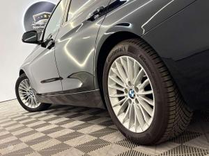 Black BMW 320 2015 in Marijampole, with an engine capacity of 2.00 L and mileage of 204 thousand km for 7999 €, photo 20 on AUTOMOTO.COM.LV