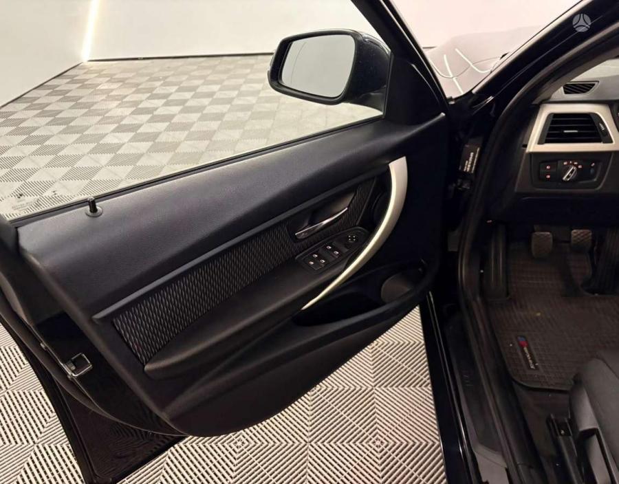 Black BMW 320 2015 in Marijampole, with an engine capacity of 2.00 L and mileage of 204 thousand km for 7999 €, photo 24 on AUTOMOTO.COM.LV