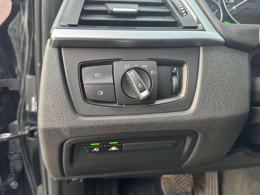 Black BMW 320 2015 in Kaisiadorys, with an engine capacity of 2.00 L and mileage of 290 thousand km for 8550 €, photo 16 on AUTOMOTO.COM.LV