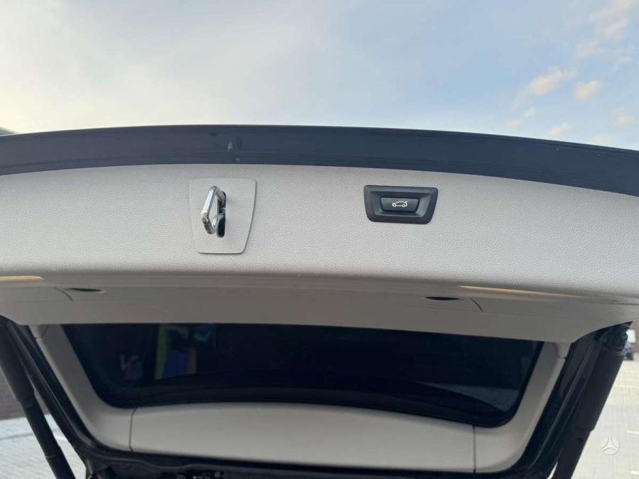 Black BMW 320 2015 in Kaisiadorys, with an engine capacity of 2.00 L and mileage of 290 thousand km for 8550 €, photo 24 on AUTOMOTO.COM.LV