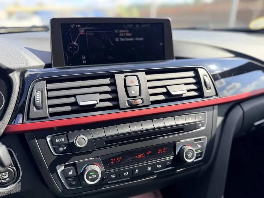 Black BMW 320 2015 in Riga, with an engine capacity of 2.00 L and mileage of 239 thousand km for 9995 €, photo 15 on AUTOMOTO.COM.LV