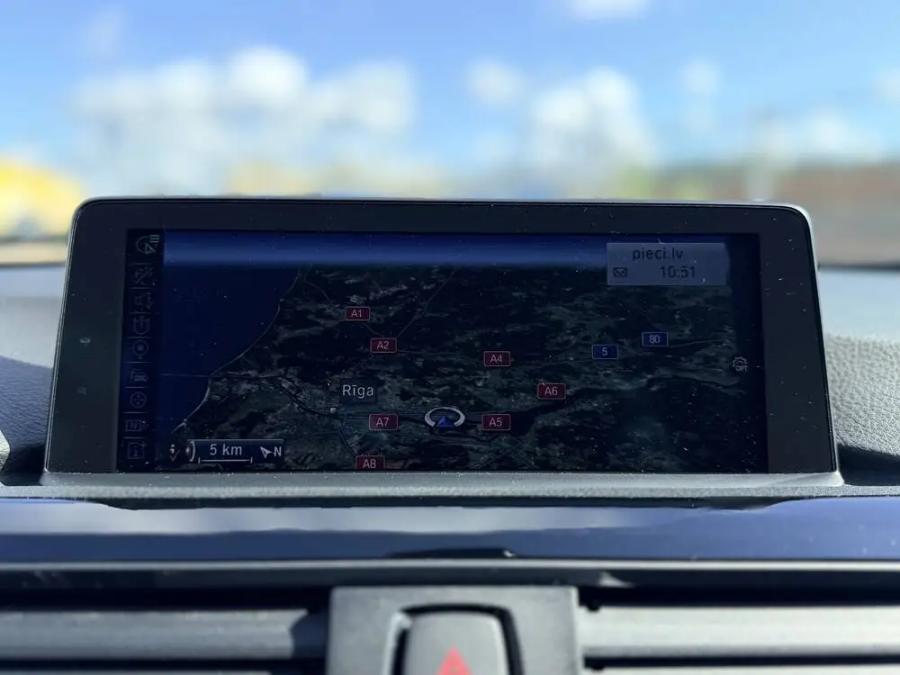 Black BMW 320 2015 in Riga, with an engine capacity of 2.00 L and mileage of 239 thousand km for 9995 €, photo 16 on AUTOMOTO.COM.LV