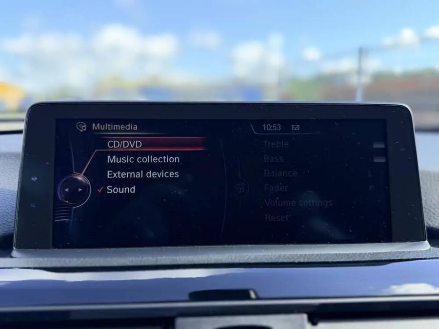 Black BMW 320 2015 in Riga, with an engine capacity of 2.00 L and mileage of 239 thousand km for 9995 €, photo 19 on AUTOMOTO.COM.LV
