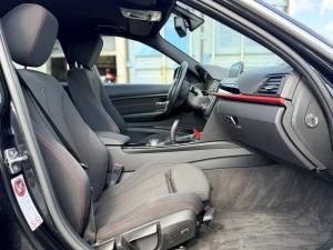 Black BMW 320 2015 in Riga, with an engine capacity of 2.00 L and mileage of 239 thousand km for 9995 €, photo 23 on AUTOMOTO.COM.LV