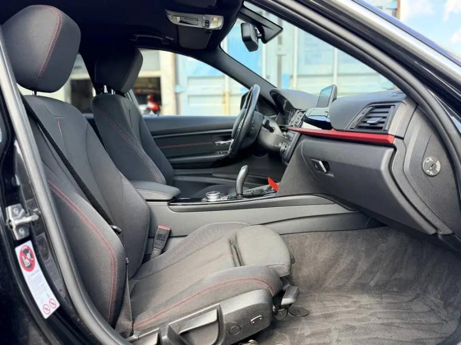 Black BMW 320 2015 in Riga, with an engine capacity of 2.00 L and mileage of 239 thousand km for 9995 €, photo 23 on AUTOMOTO.COM.LV