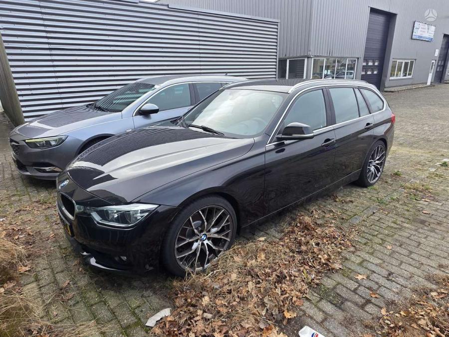 Black BMW 320 2016 in Ukmerge, with an engine capacity of 2.00 L and mileage of 285 thousand km for 10900 €, photo 2 on AUTOMOTO.COM.LV