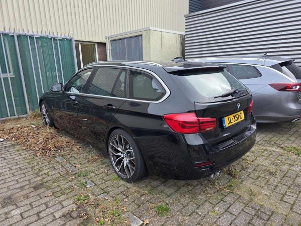 Black BMW 320 2016 in Ukmerge, with an engine capacity of 2.00 L and mileage of 285 thousand km for 10900 €, photo 3 on AUTOMOTO.COM.LV