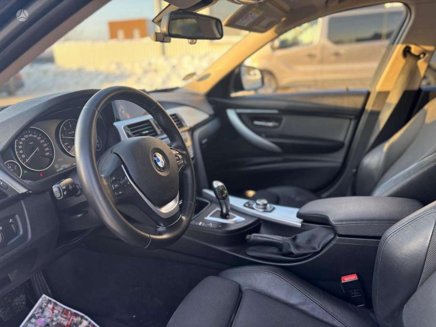 Black BMW 320 2016 in Utena, with an engine capacity of 2.00 L and mileage of 256 thousand km for 9799 €, photo 15 on AUTOMOTO.COM.LV