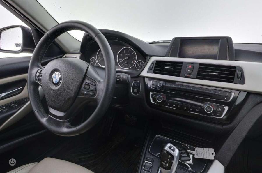 Black BMW 320 2016 in Kretinga, with an engine capacity of 2.00 L and mileage of 195 thousand km for 10750 €, photo 8 on AUTOMOTO.COM.LV