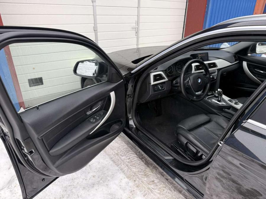 Black BMW 320 2016 in Prienai, with an engine capacity of 2.00 L and mileage of 277 thousand km for 9700 €, photo 10 on AUTOMOTO.COM.LV