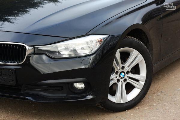 Black BMW 320 2016 in Petrikaiciai, with an engine capacity of 2.00 L and mileage of 192 thousand km for 11199 €, photo 6 on AUTOMOTO.COM.LV