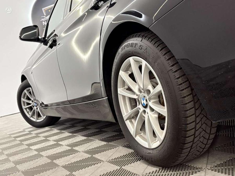 Melns BMW 320 2016 Marijampole, ar dzinēja tilpumu 2.00 L un nobraukumu 292 tūkst. km par 9999 €, foto 14 vietnē AUTOMOTO.COM.LV