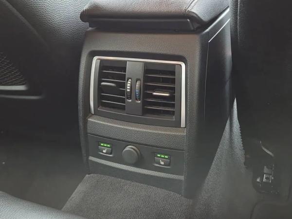 Melns BMW 320 2016 Kuldīga, ar dzinēja tilpumu 2.00 L un nobraukumu 267 tūkst. km par 10950 €, foto 10 vietnē AUTOMOTO.COM.LV