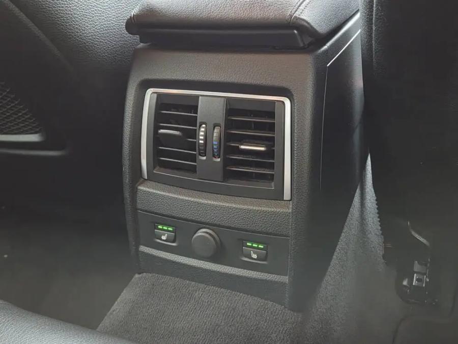 Melns BMW 320 2016 Kuldīga, ar dzinēja tilpumu 2.00 L un nobraukumu 267 tūkst. km par 10950 €, foto 11 vietnē AUTOMOTO.COM.LV